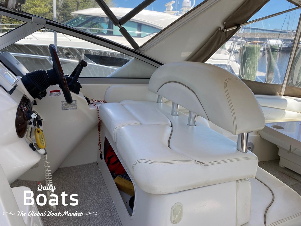 2001 Larson Cabrio 330 Mid Cabin for sale. View price, photos and Buy ...