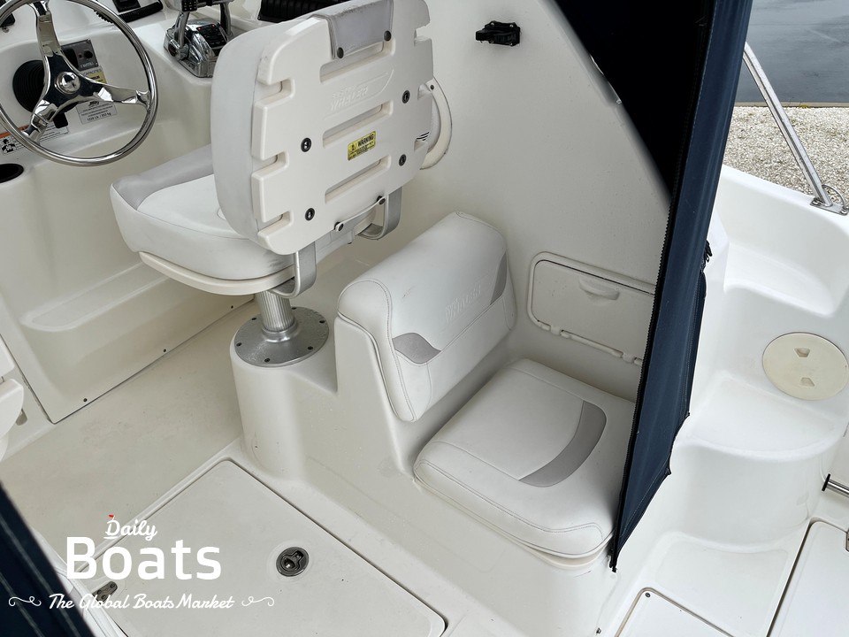 2007 Boston Whaler 255 Conquest for sale. View price, photos and Buy ...