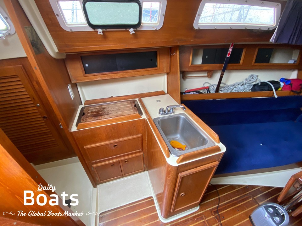 1986 Pearson 28 Sloop for sale. View price, photos and Buy 1986 Pearson ...