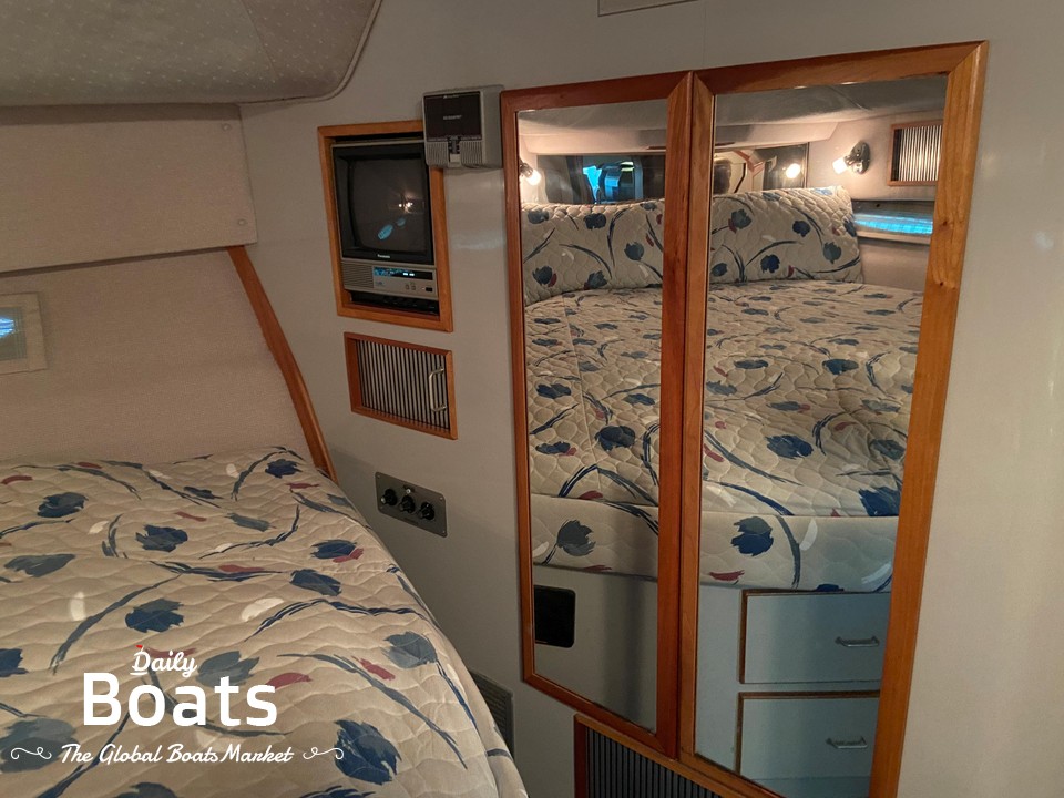 1989 Sea Ray 390 Express Cruiser for sale. View price, photos and Buy ...