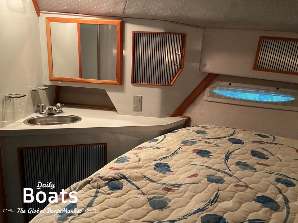 1989 Sea Ray 390 Express Cruiser for sale. View price, photos and Buy ...