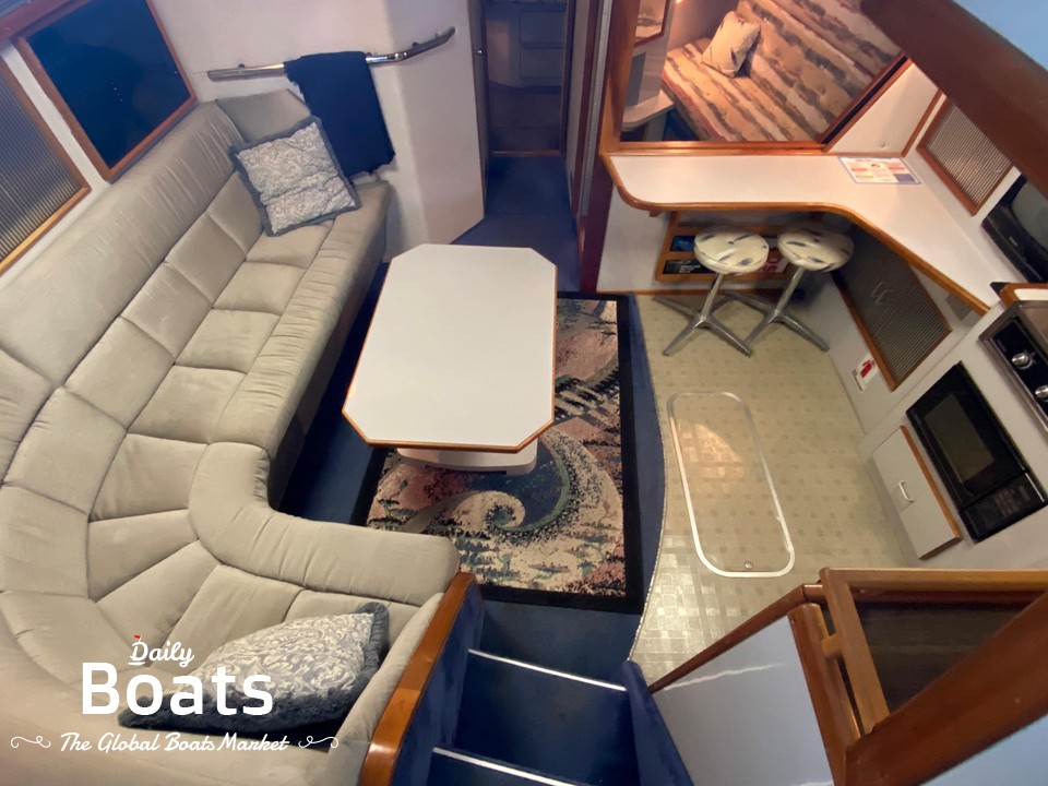 1989 Sea Ray 390 Express Cruiser for sale. View price, photos and Buy ...