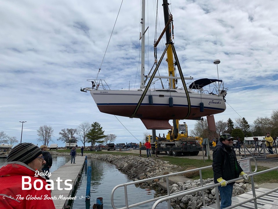 2014 Catalina 355 for sale. View price, photos and Buy 2014 Catalina ...