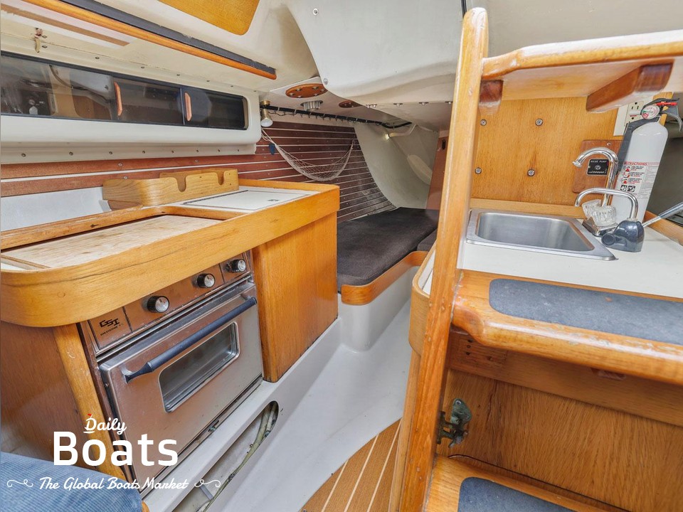 1985 Express 37 for sale. View price, photos and Buy 1985 Express 37 ...