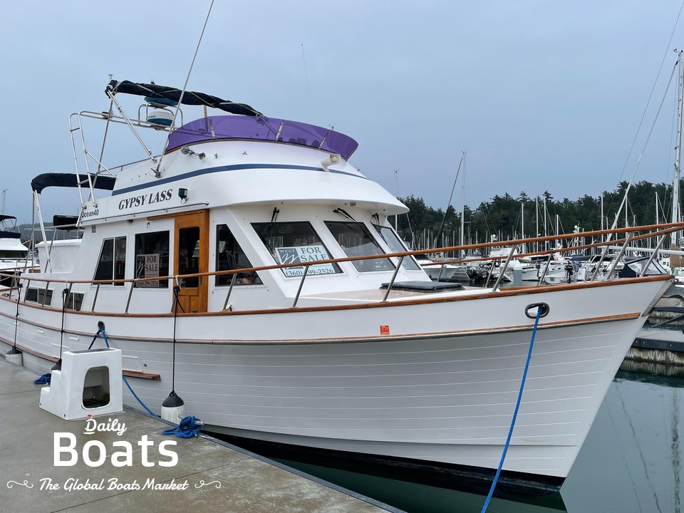 Ocean Alexander 40 double cabin for sale - Daily Boats