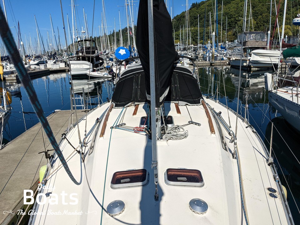 1987 Jeanneau 38 for sale. View price, photos and Buy 1987 Jeanneau 38 ...