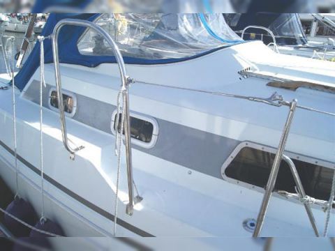 1994 Hunter Channel 32 for sale. View price, photos and Buy 1994 Hunter ...