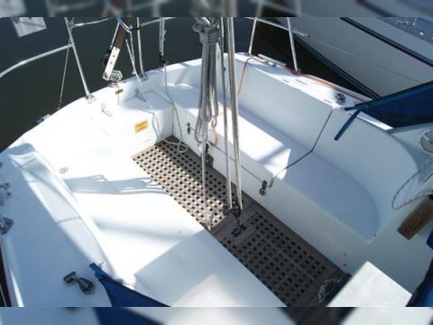 1994 Hunter Channel 32 for sale. View price, photos and Buy 1994 Hunter ...