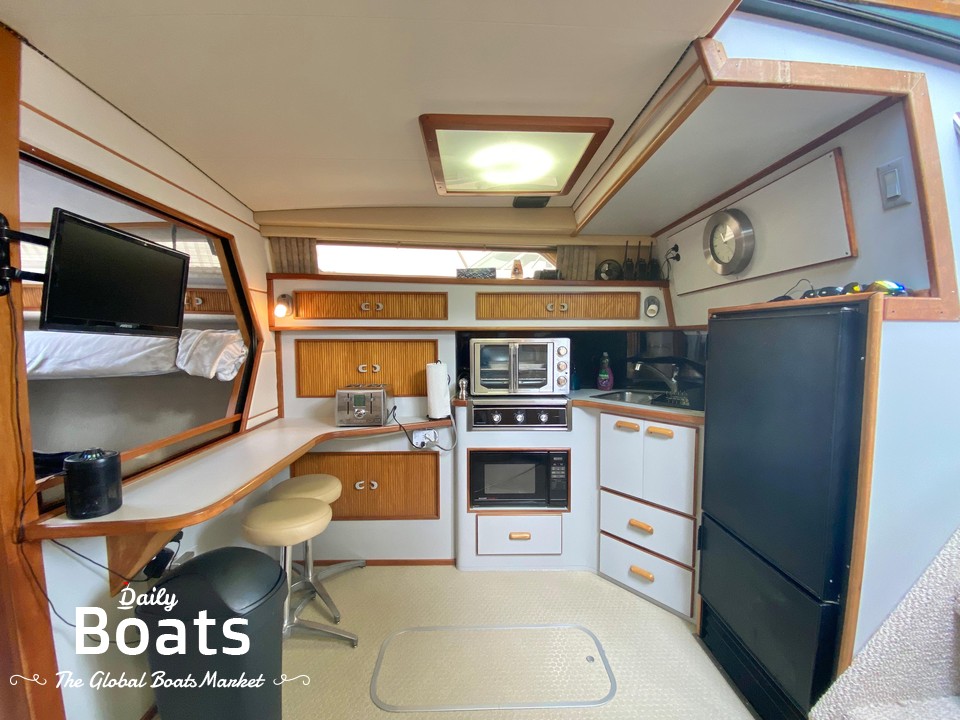 1990 Sea Ray 390 Express Cruiser for sale. View price, photos and Buy ...