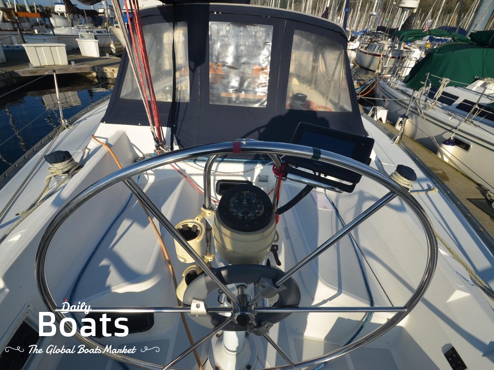 1989 Hunter Legend 37 for sale. View price, photos and Buy 1989 Hunter ...