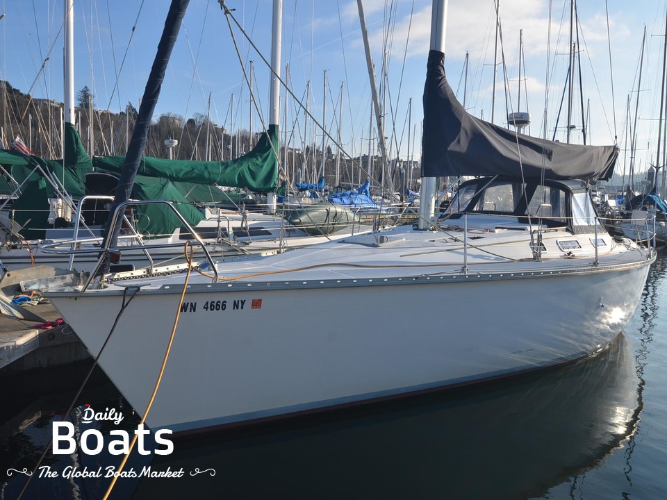 1989 Hunter Legend 37 for sale. View price, photos and Buy 1989 Hunter ...