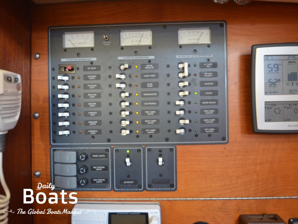 1989 Hunter Legend 37 for sale. View price, photos and Buy 1989 Hunter ...