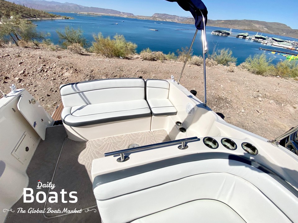 2005 Rinker 270 Express Cruiser for sale. View price, photos and Buy ...