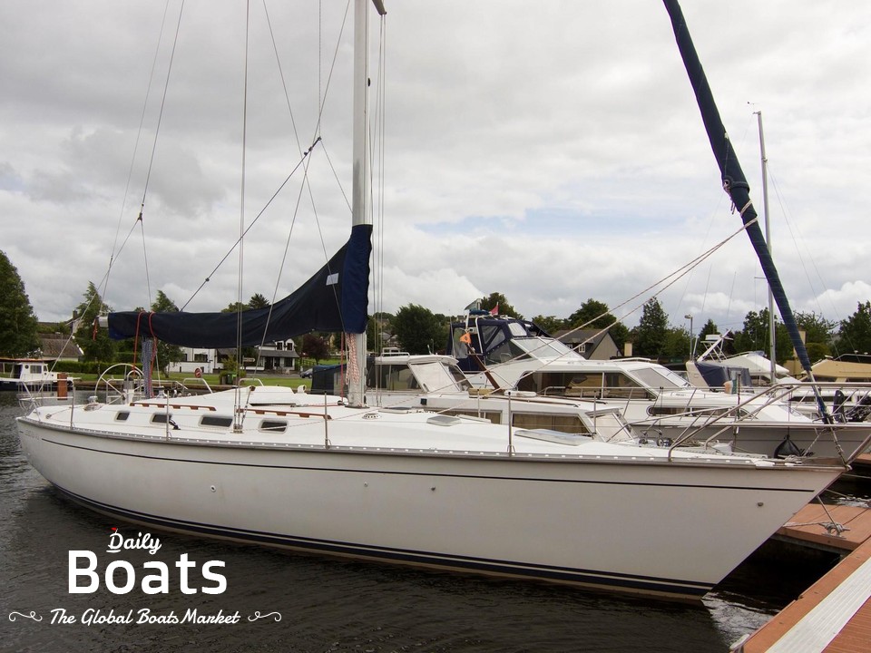 1984 Hunter 40 Legent for sale. View price, photos and Buy 1984 Hunter ...