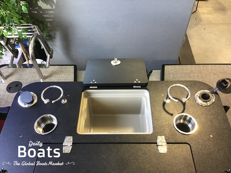 2022 Misty Harbor D23R Rear Fish Luxury Tri-Toon for sale. View price ...