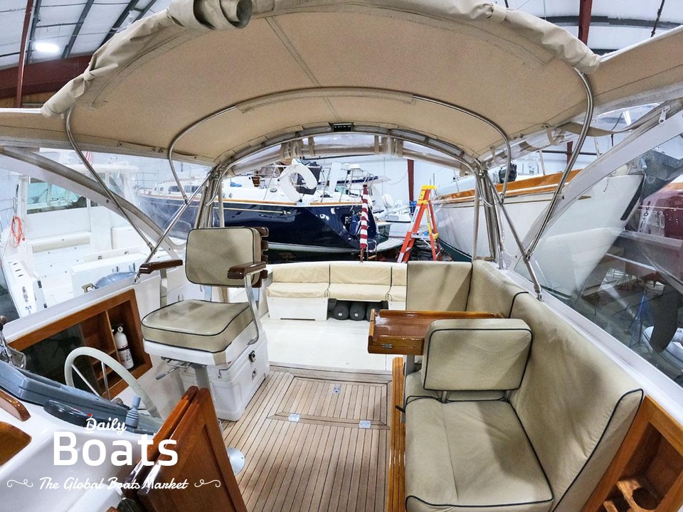 2004 Hunt Yachts 33 Express for sale. View price, photos and Buy 2004 ...
