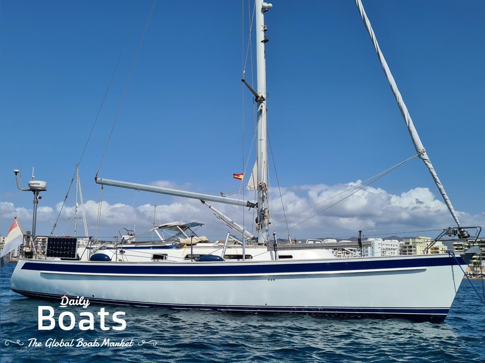 2005 Hallberg-Rassy 40 for sale. View price, photos and Buy 2005 ...