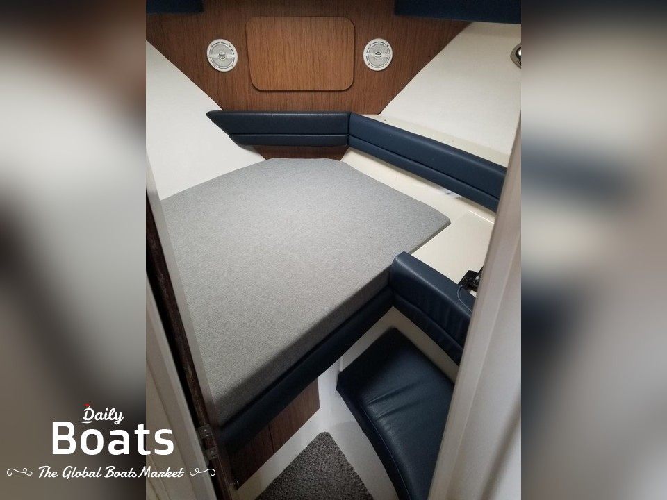 1996 Carver 320 Voyager for sale. View price, photos and Buy 1996 ...