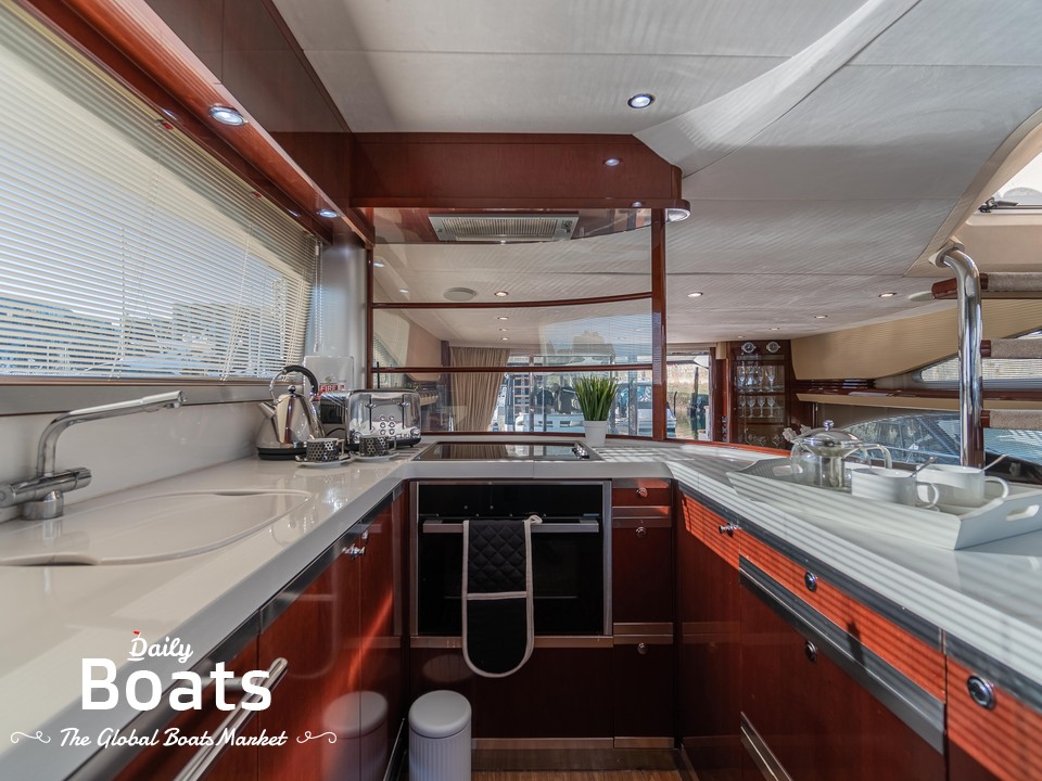 2006 Princess 67 Flybridge for sale. View price, photos and Buy 2006 ...