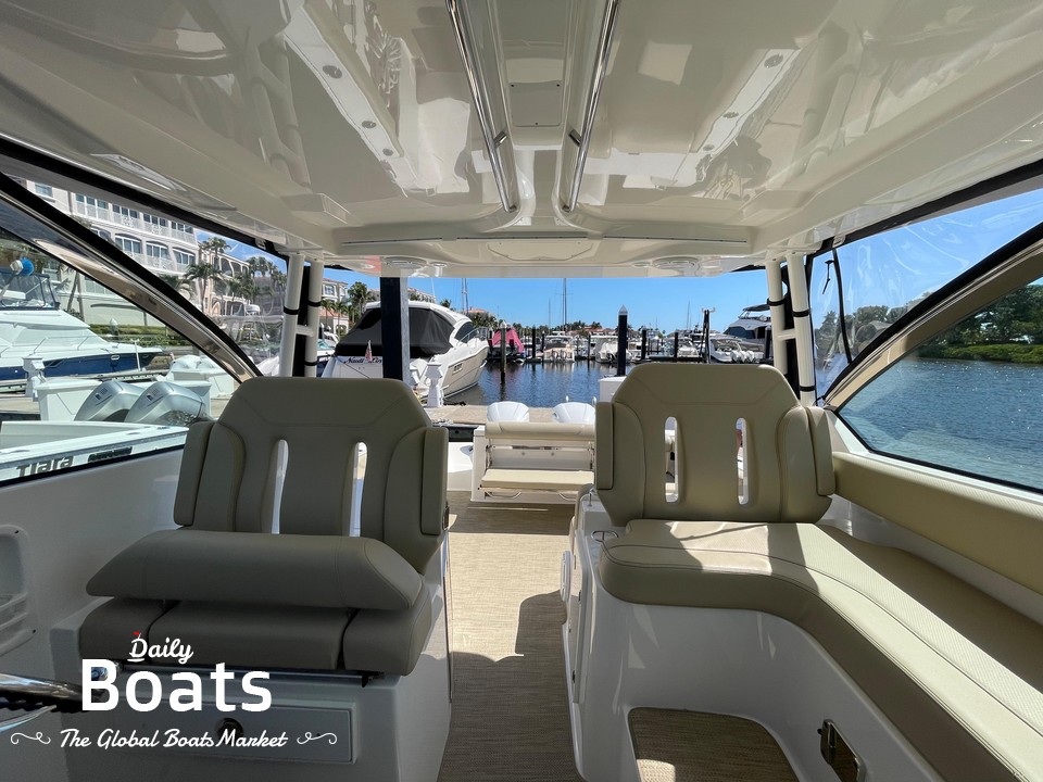 2018 Pursuit Dc 325 Dual Console for sale. View price, photos and Buy ...