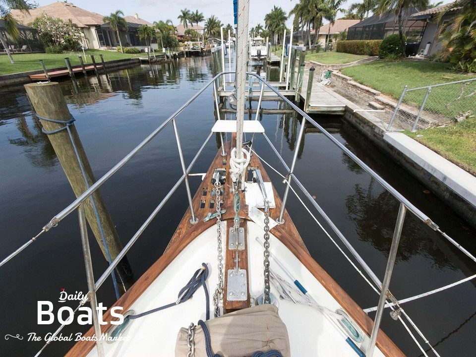 1976 Gulfstar 52 Independence Motorsailer for sale. View price, photos ...