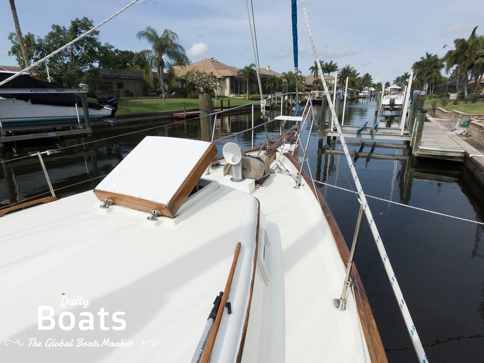 1976 Gulfstar 52 Independence Motorsailer for sale. View price, photos ...