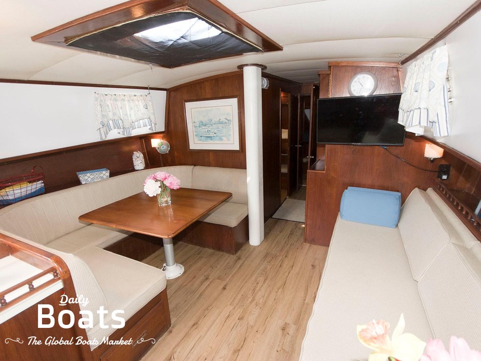 1976 Gulfstar 52 Independence Motorsailer for sale. View price, photos ...