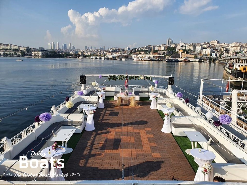 2011 Custom-Craft Restaurant And Excursion Vessel 200 Pax à vendre ...