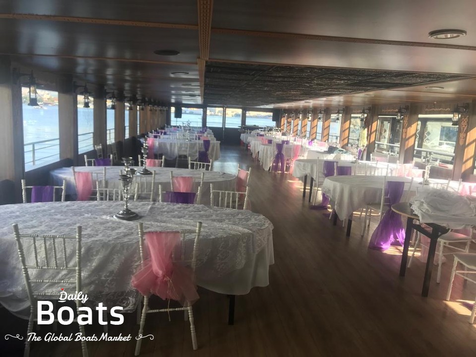 2011 Custom-Craft Restaurant And Excursion Vessel 200 Pax à vendre ...