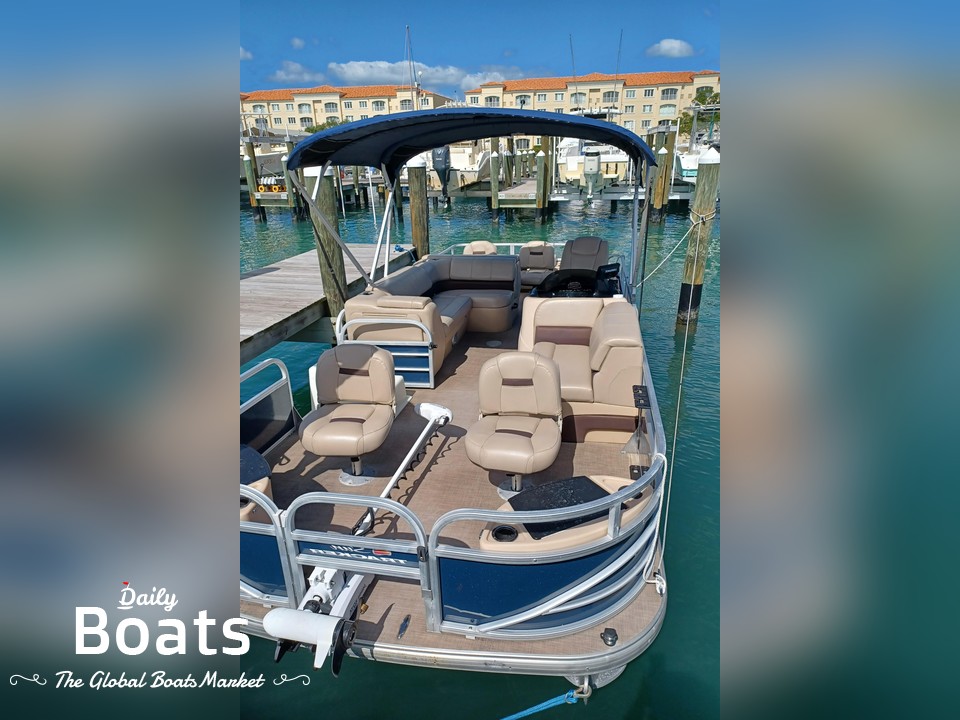 2019 Sun Tracker 22 Dlx for sale. View price, photos and Buy 2019 Sun ...