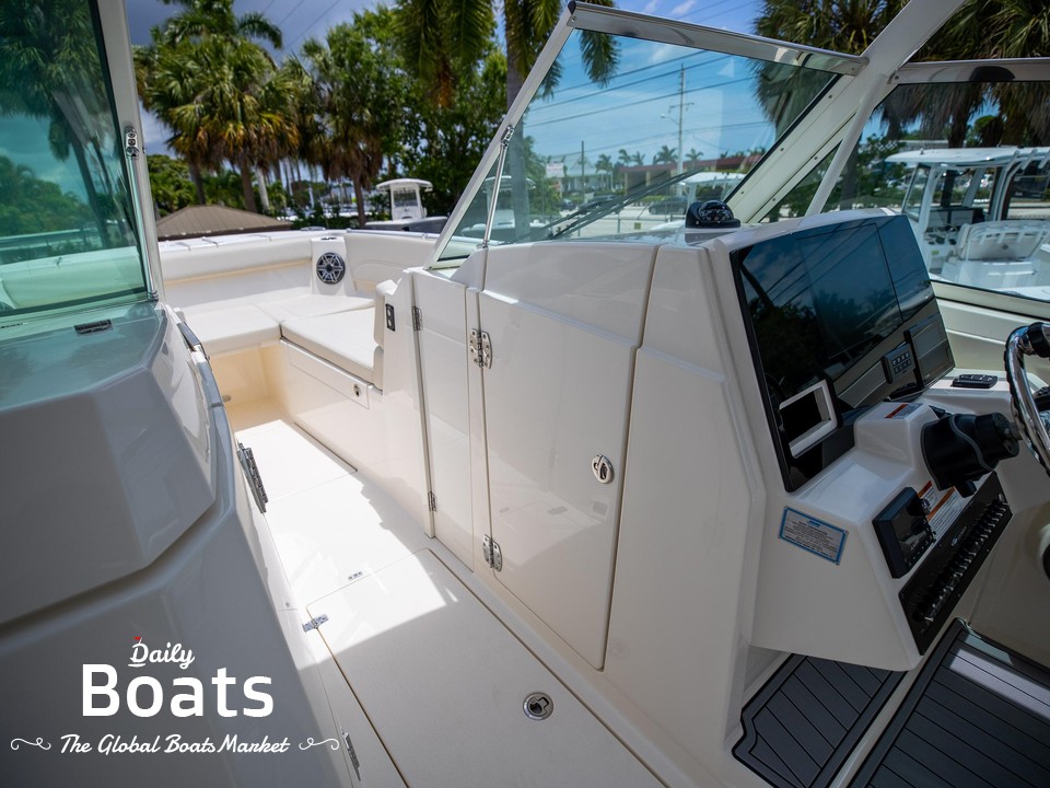 2022 Cobia 330 Dc for sale. View price, photos and Buy 2022 Cobia 330 ...