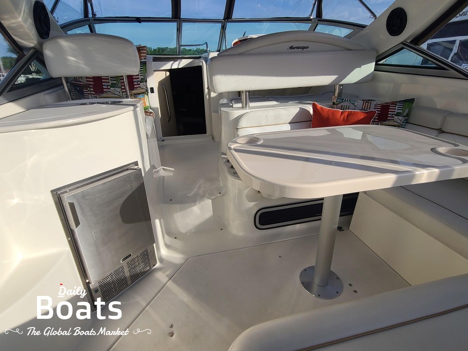 2001 Wellcraft 3000 Martinique for sale. View price, photos and Buy ...