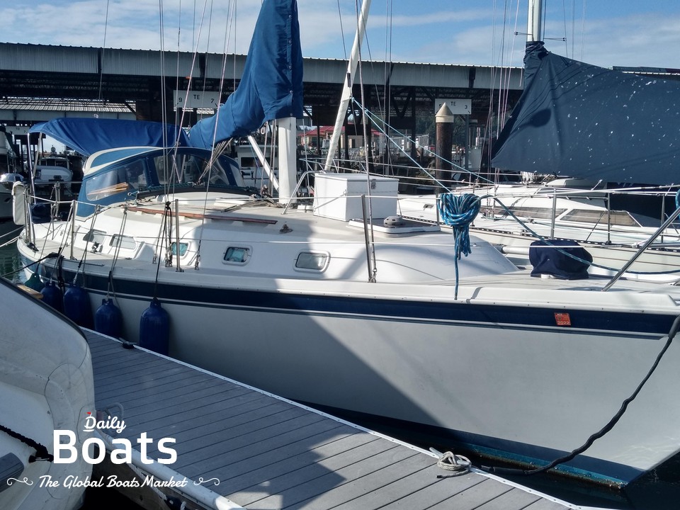 1988 Ericson 38-200 for sale. View price, photos and Buy 1988 Ericson ...