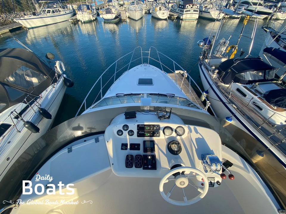 1997 Sealine F33 - 330 Statesman for sale. View price, photos and Buy ...