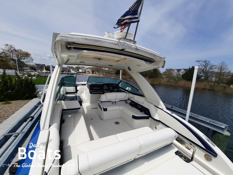 2019 Formula 330 Crossover Bowrider for sale. View price, photos and ...