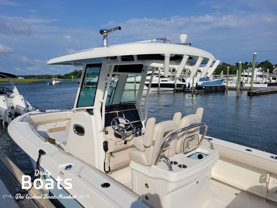 2020 Boston Whaler 250 Outrage for sale. View price, photos and Buy ...