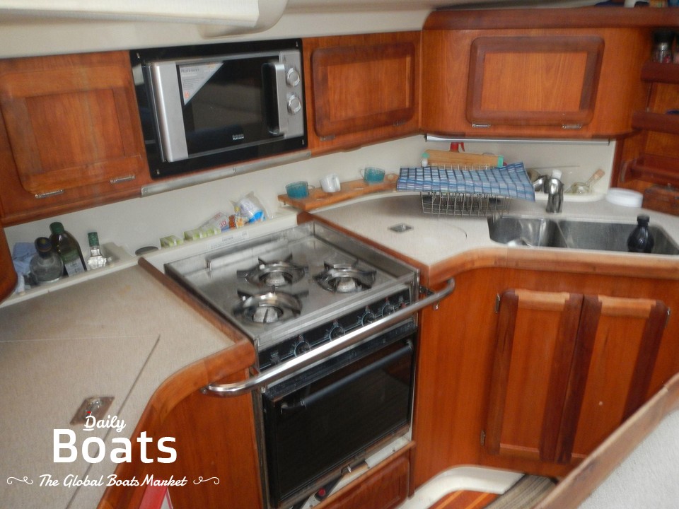 1996 Hunter Legend 430 for sale. View price, photos and Buy 1996 Hunter ...