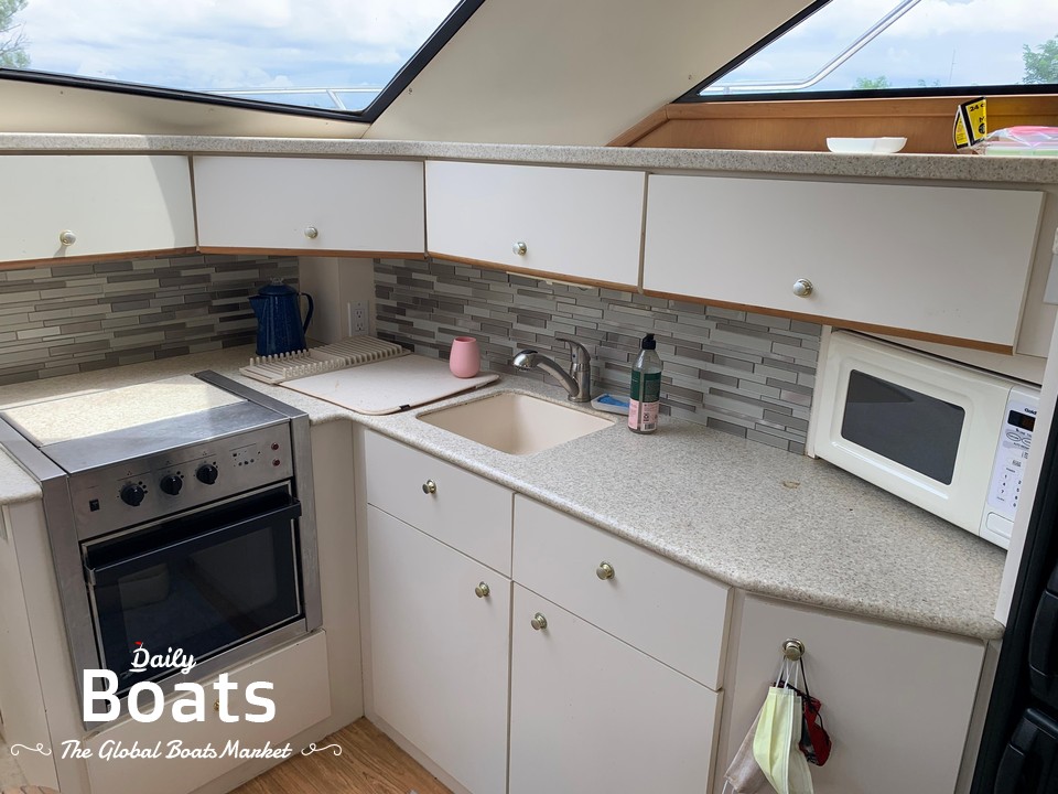 1998 Silverton 372 Motor Yacht for sale. View price, photos and Buy ...