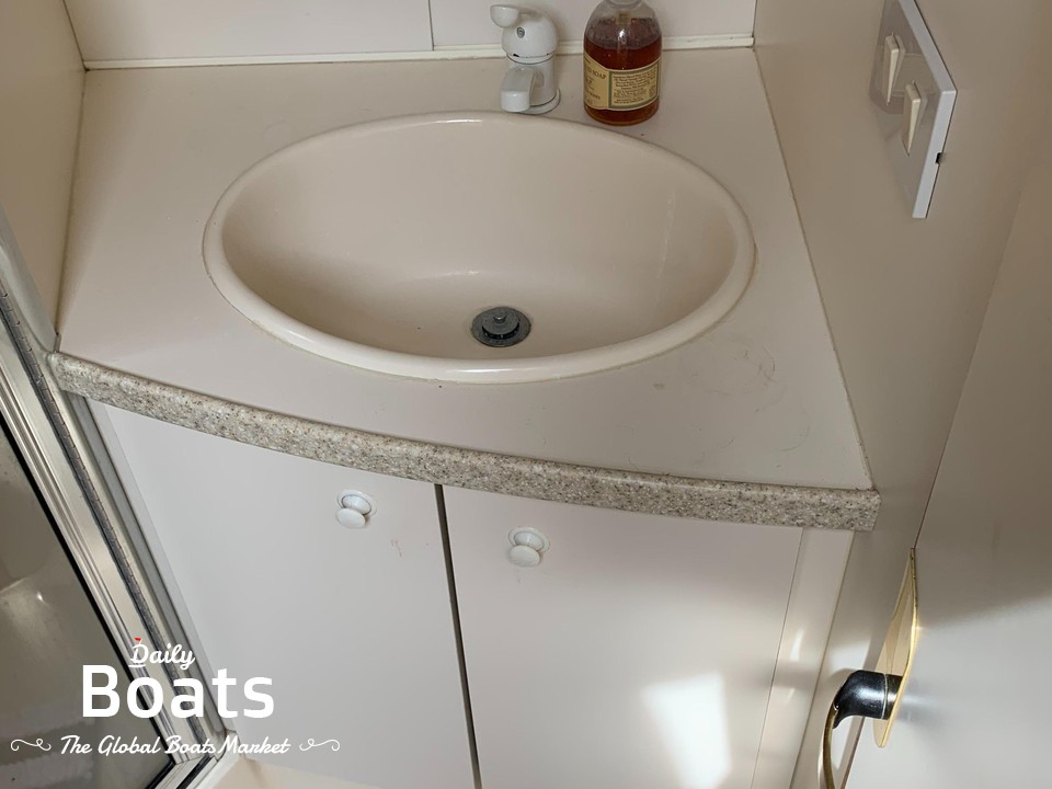 1998 Silverton 372 Motor Yacht for sale. View price, photos and Buy ...