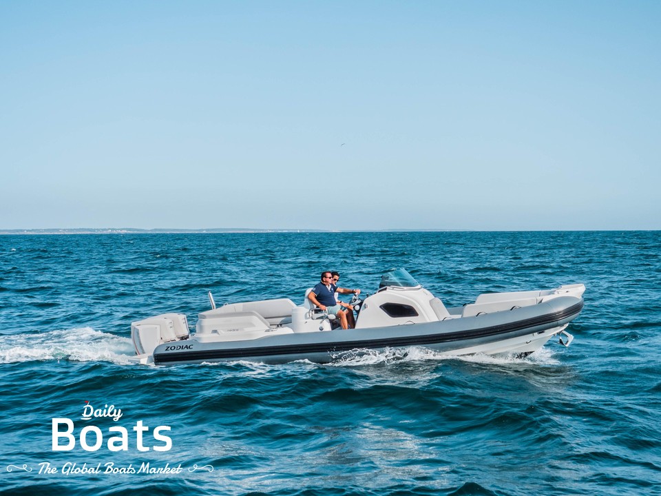 2022 Zodiac Medline 9 Neo Twin 300Hp In Stock for sale. View price ...