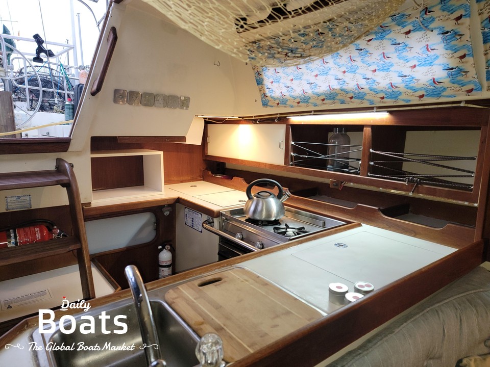 1990 Catalina 36 Mk1 for sale. View price, photos and Buy 1990 Catalina ...