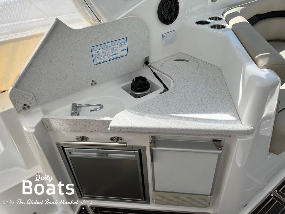 2017 Rinker 370 Ex for sale. View price, photos and Buy 2017 Rinker 370 ...