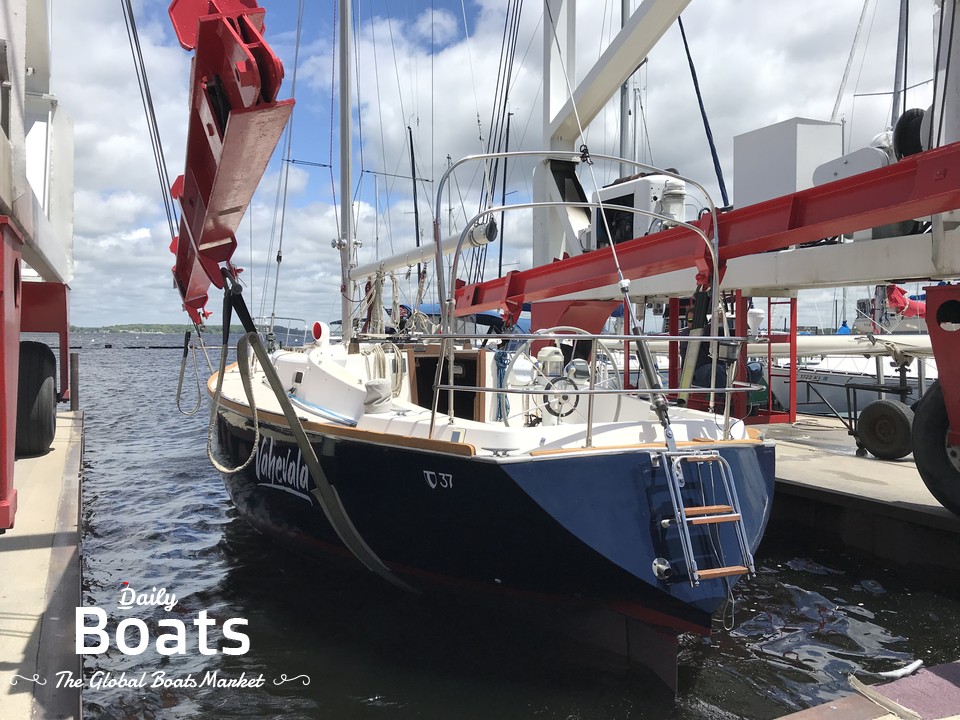 1982 Tartan 37 for sale. View price, photos and Buy 1982 Tartan 37 #292817