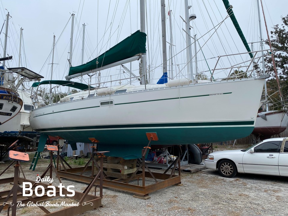 2004 Beneteau Oceanis 311 for sale. View price, photos and Buy 2004 ...