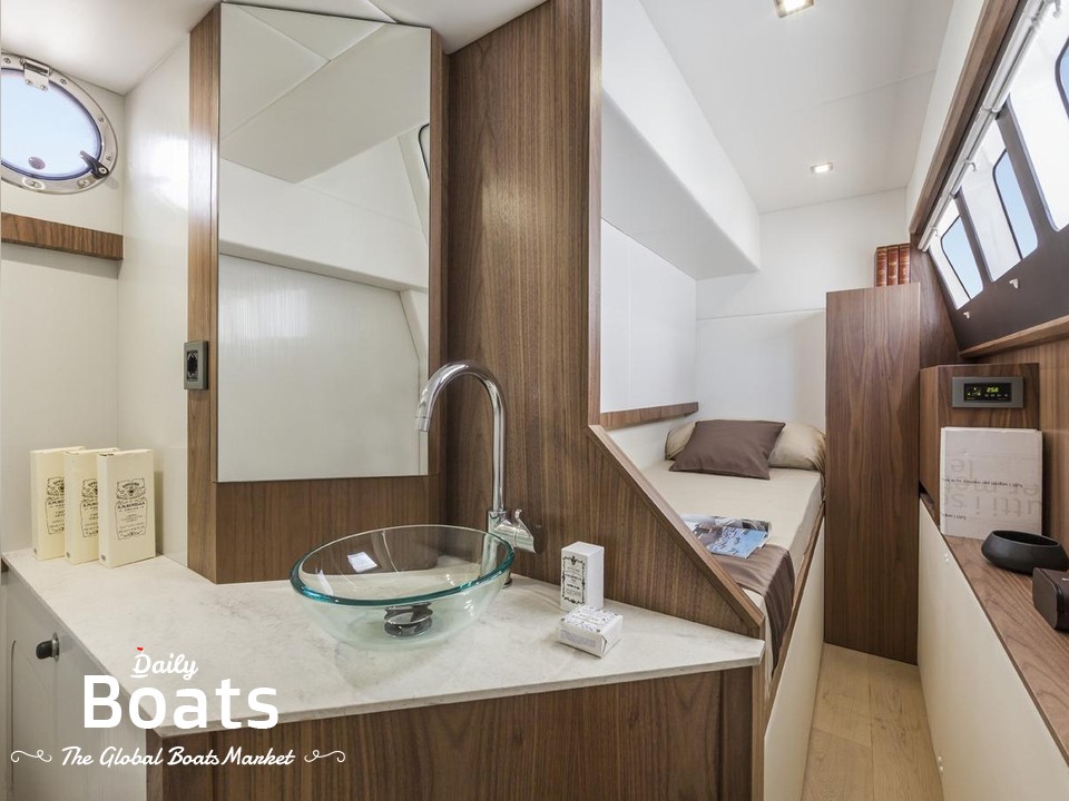 2016 Absolute 52 Fly for sale. View price, photos and Buy 2016 Absolute ...