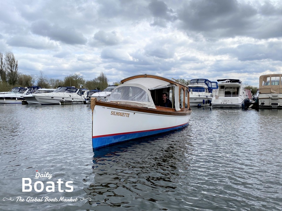 1999 Creative Marine Frolic 31 for sale. View price, photos and Buy ...