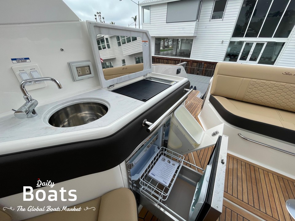 2022 Sea Ray 320 Sundancer Ob for sale. View price, photos and Buy 2022 ...