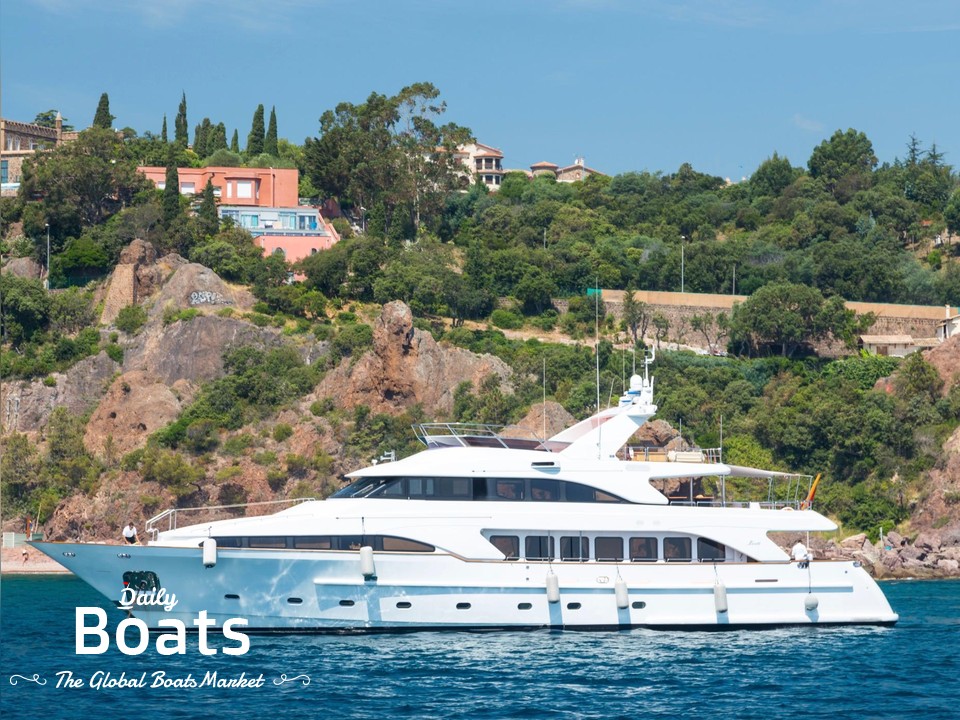 2000 Benetti 115 Classic for sale. View price, photos and Buy 2000 ...