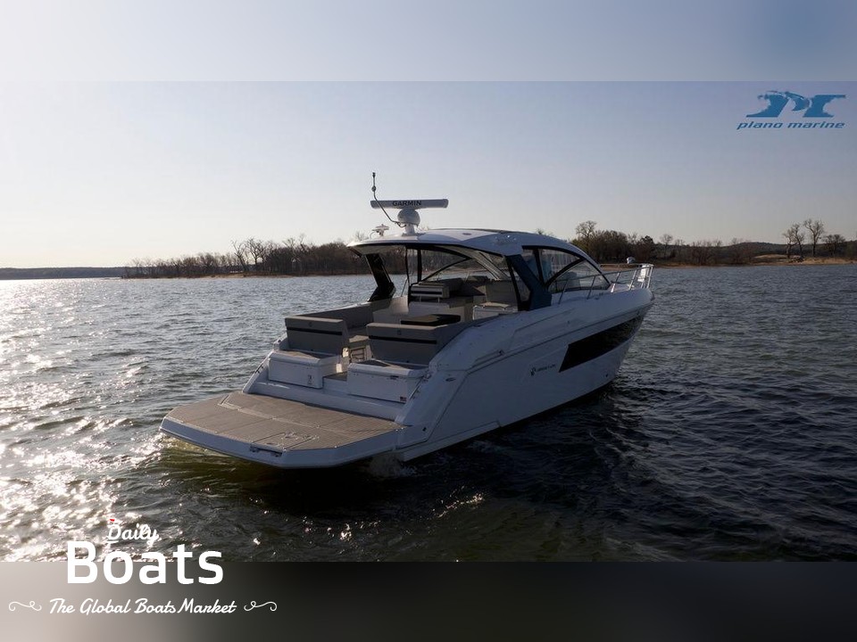 2022 Cruisers Yachts 390 Express Coupe for sale. View price, photos and ...