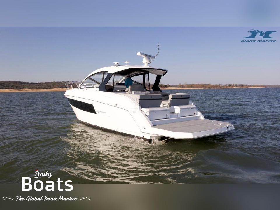 2022 Cruisers Yachts 390 Express Coupe for sale. View price, photos and ...